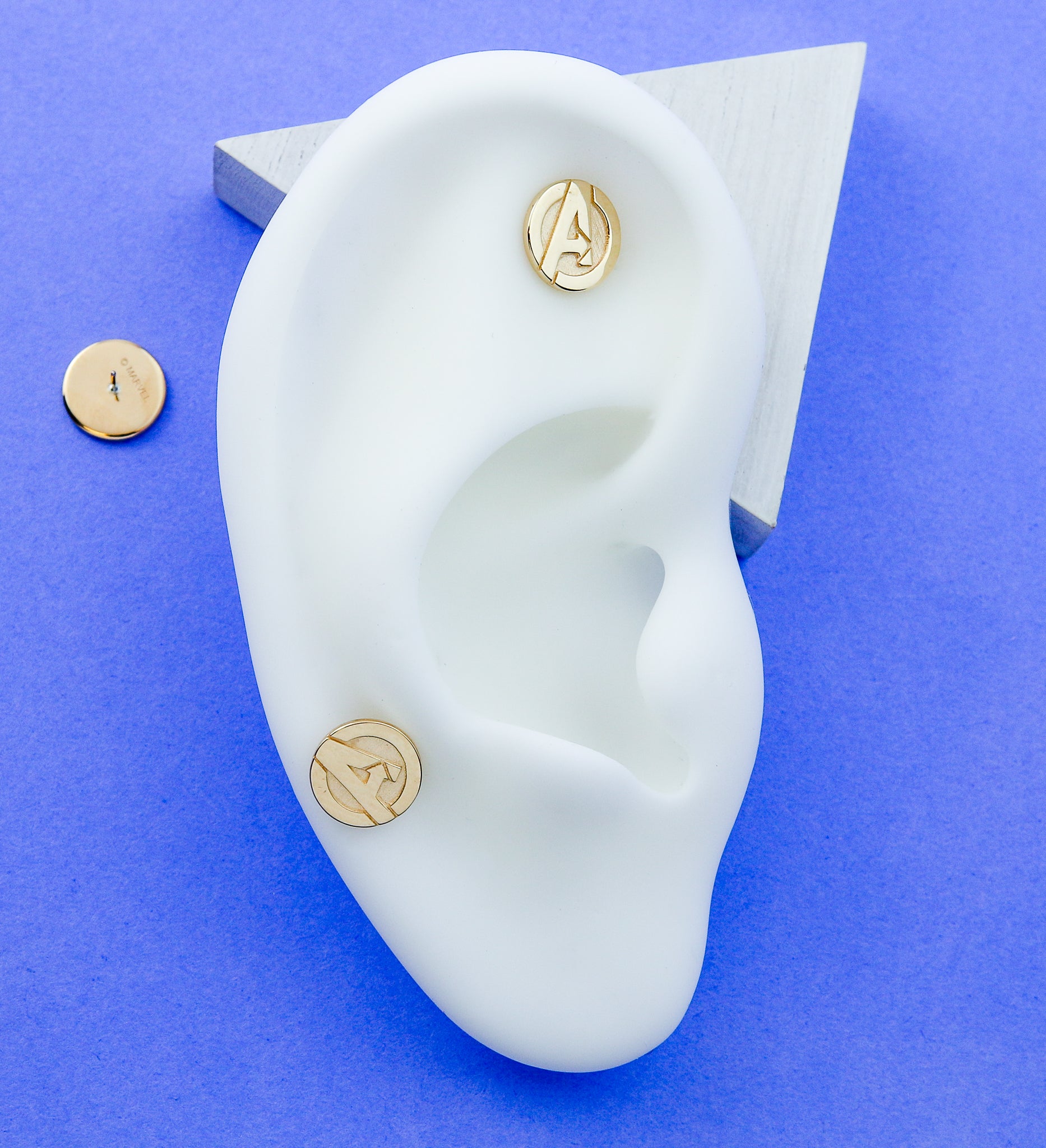 14kt Gold Marvel Avengers Logo Threadless Top | UrbanBodyJewelry.com