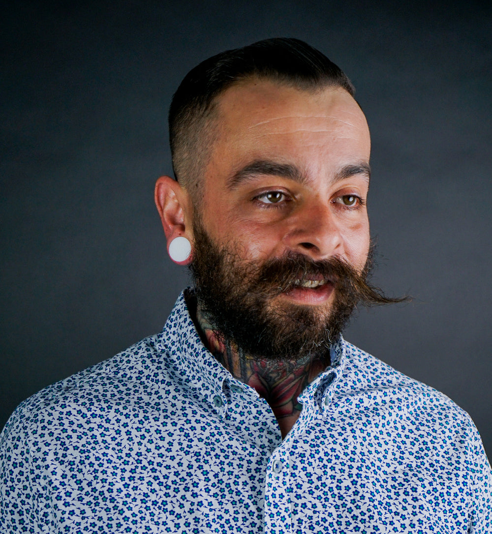 Double Flare White Silicone Plugs (8 Gauge - 2")