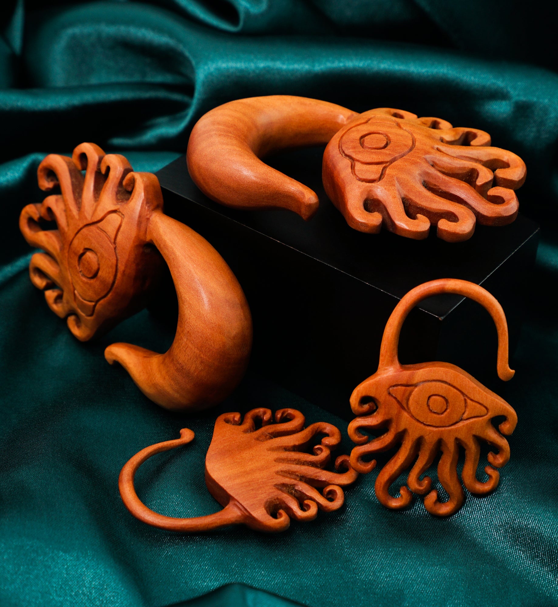 Ocular Wooden Spiral Hangers (8 Gauge - 3/4") | UrbanBodyJewelry.com