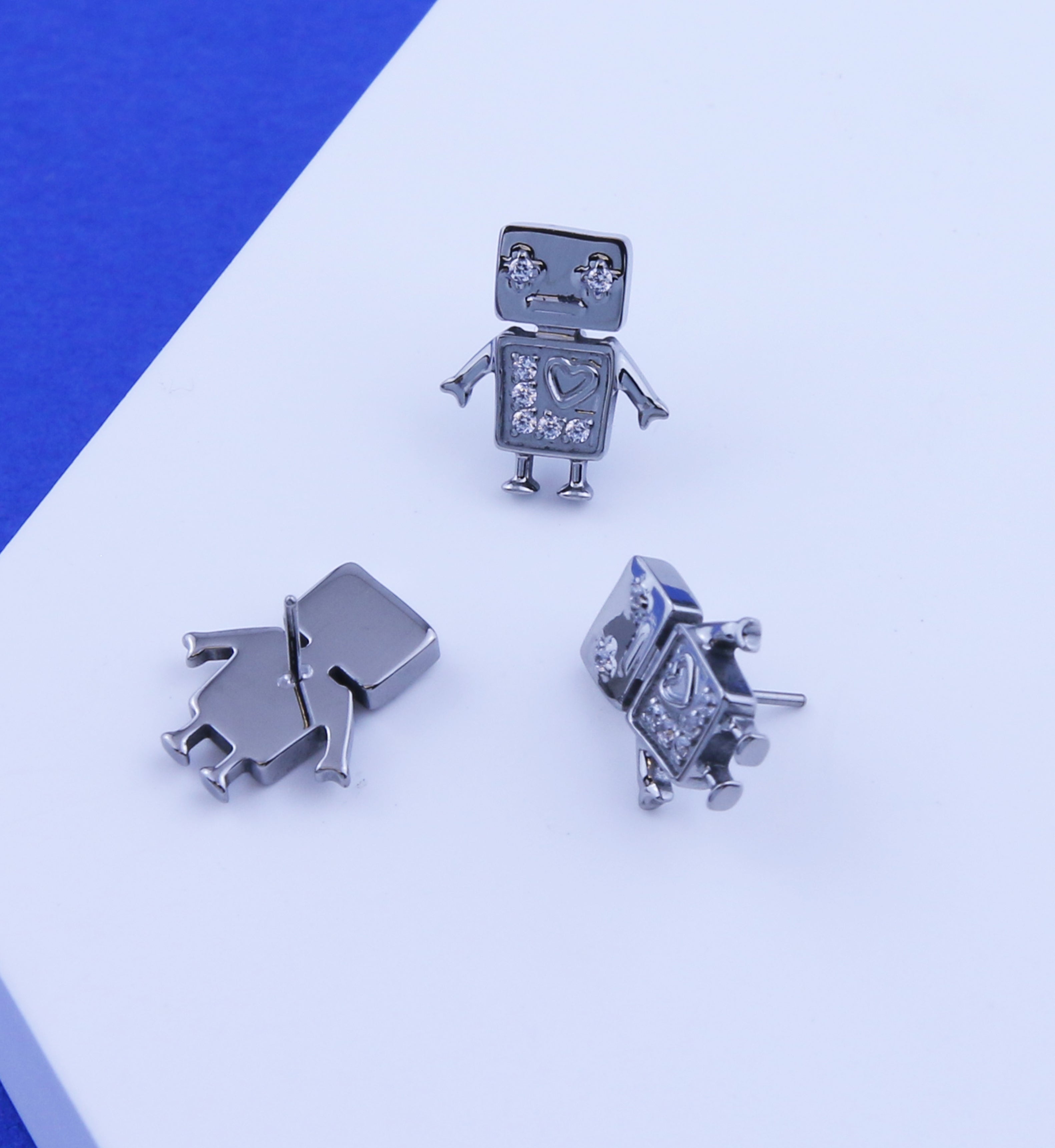 Robot Clear CZ Titanium Threadless Top | UrbanBodyJewelry.com
