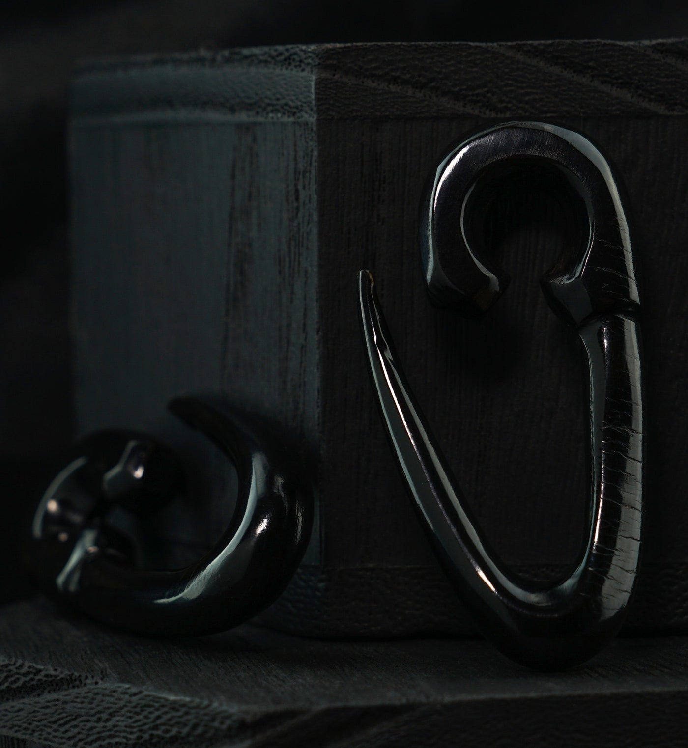 Safety Pin Horn Hangers (8G - 1/2")