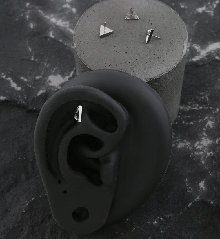 Score Triangle Titanium Threadless Top | UrbanBodyJewelry.com