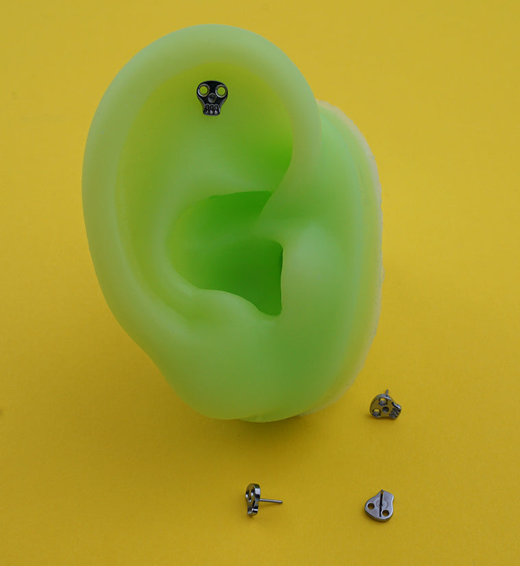 Skull Face Titanium Threadless Top | UrbanBodyJewelry.com